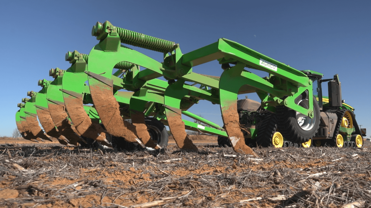 The Agrico T1250 ripper works deeper, for better yield performance | Agrico